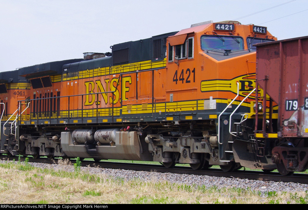 BNSF 4421